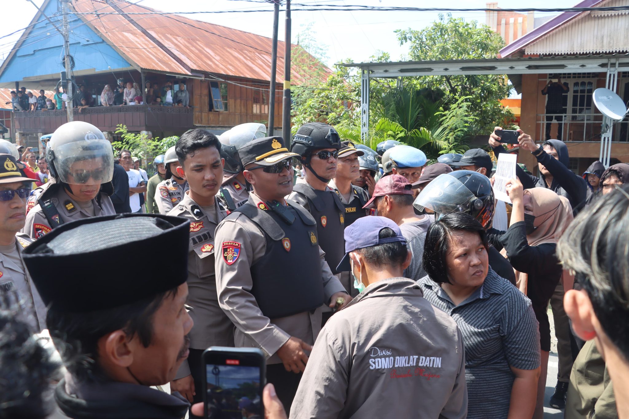 Kapolres Polman Pimpin Pengamanan Eksekusi Oleh PN Polewali di Desa Lapeo